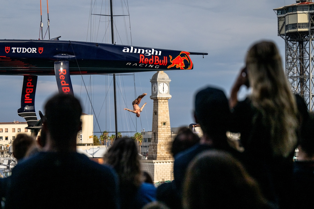 An opening to remember - Alinghi Red Bull Racing