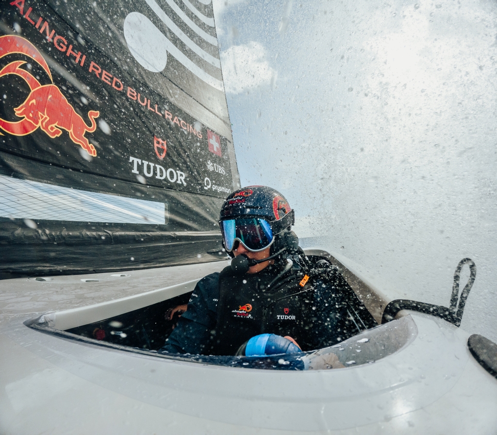 Women’s squad ready for takeoff - Alinghi Red Bull Racing